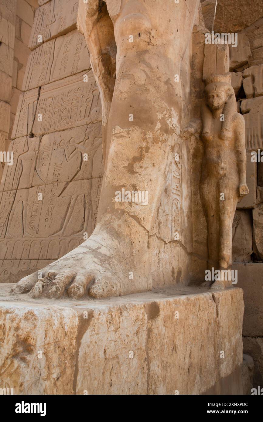 Statue of Queen Nefetari, Karnak Temple Complex, UNESCO World Heritage ...