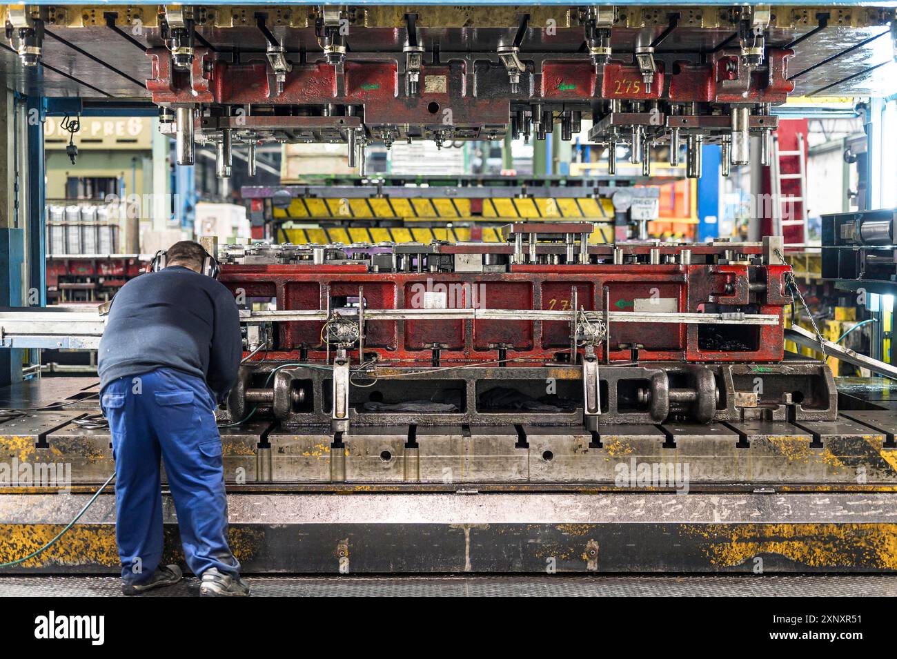 Manufacturing process technical hi-res stock photography and images - Alamy