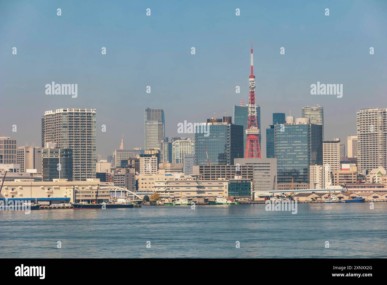Tokyo Japan, city skyline at Sumida River and Tokyo Tower Stock Photo ...