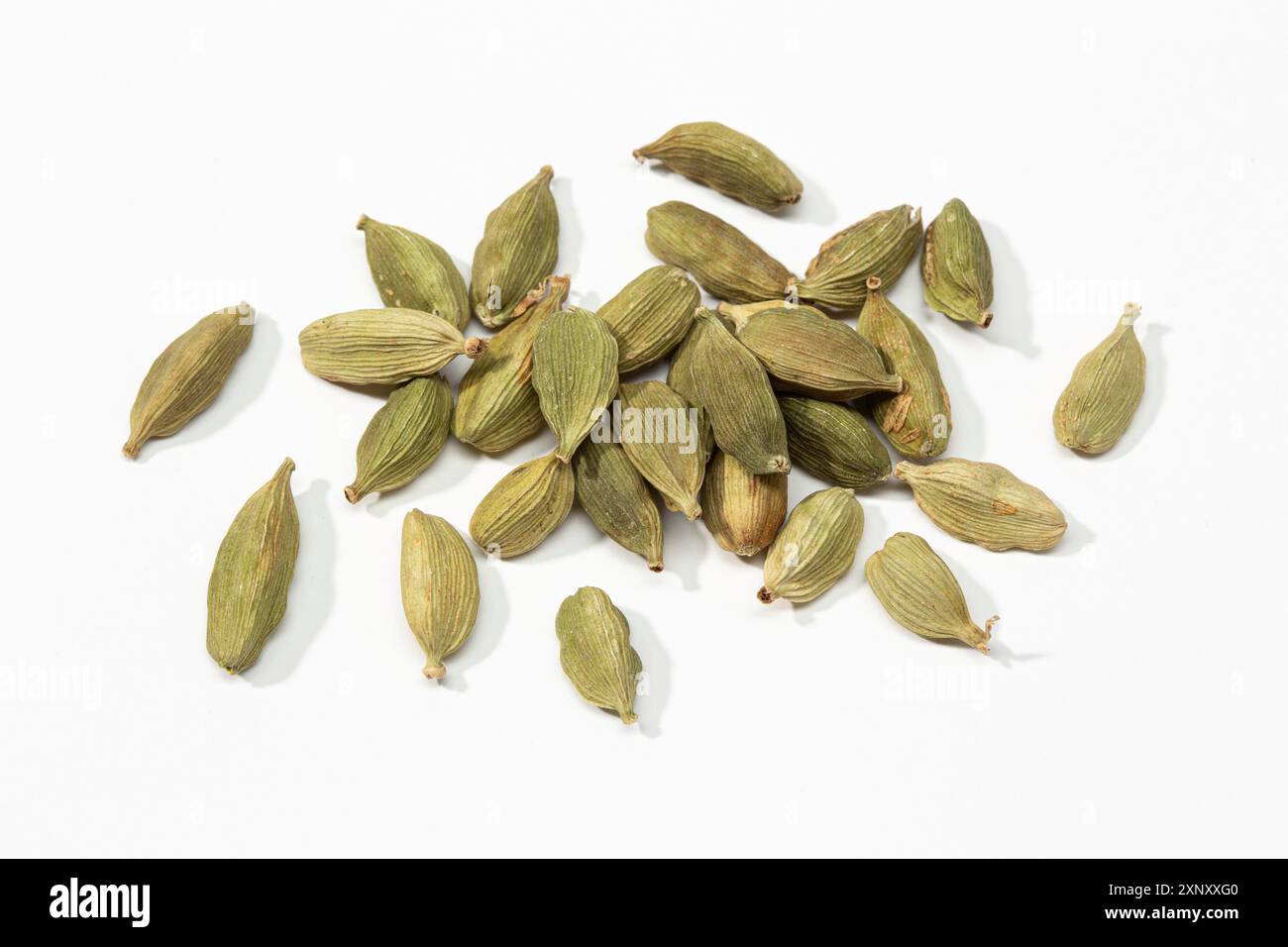 Dried cardamom seeds isolated on white background. Elettaria cardamomum ...