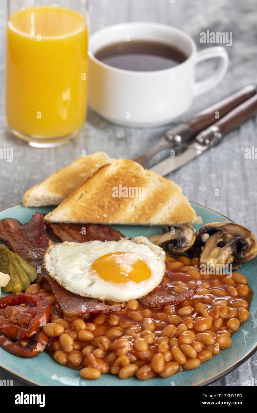 English food plate hi-res stock photography and images - Alamy