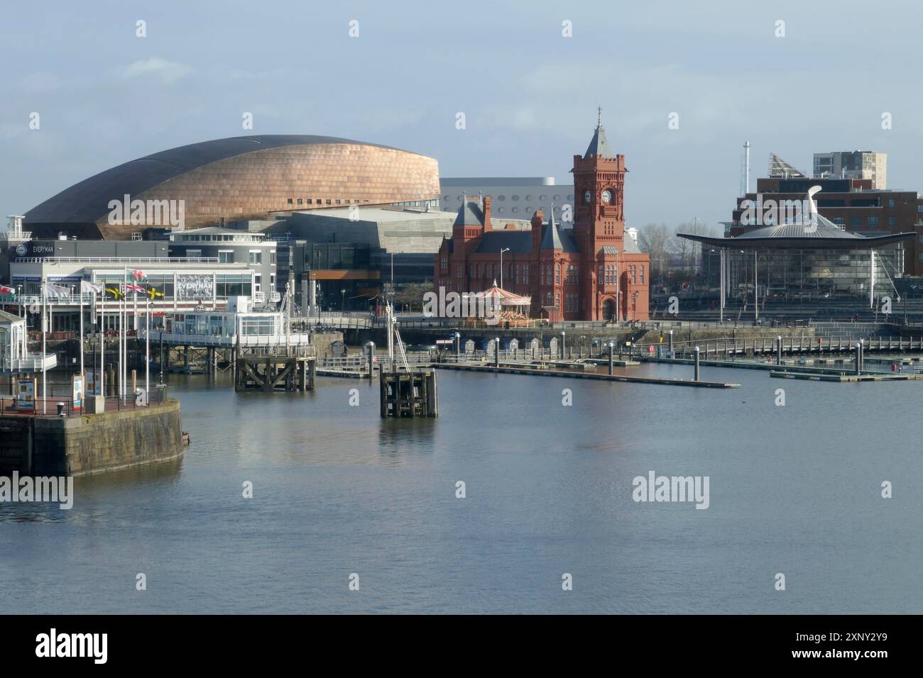 Cardiff harbor hi-res stock photography and images - Alamy