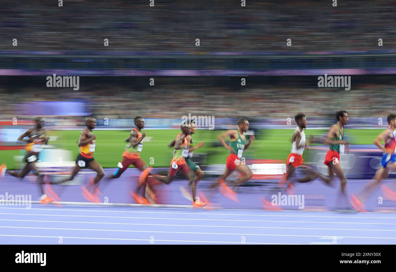 Paris, France. 02nd Aug, 2024. Runners compete in the Men's 10,000m ...
