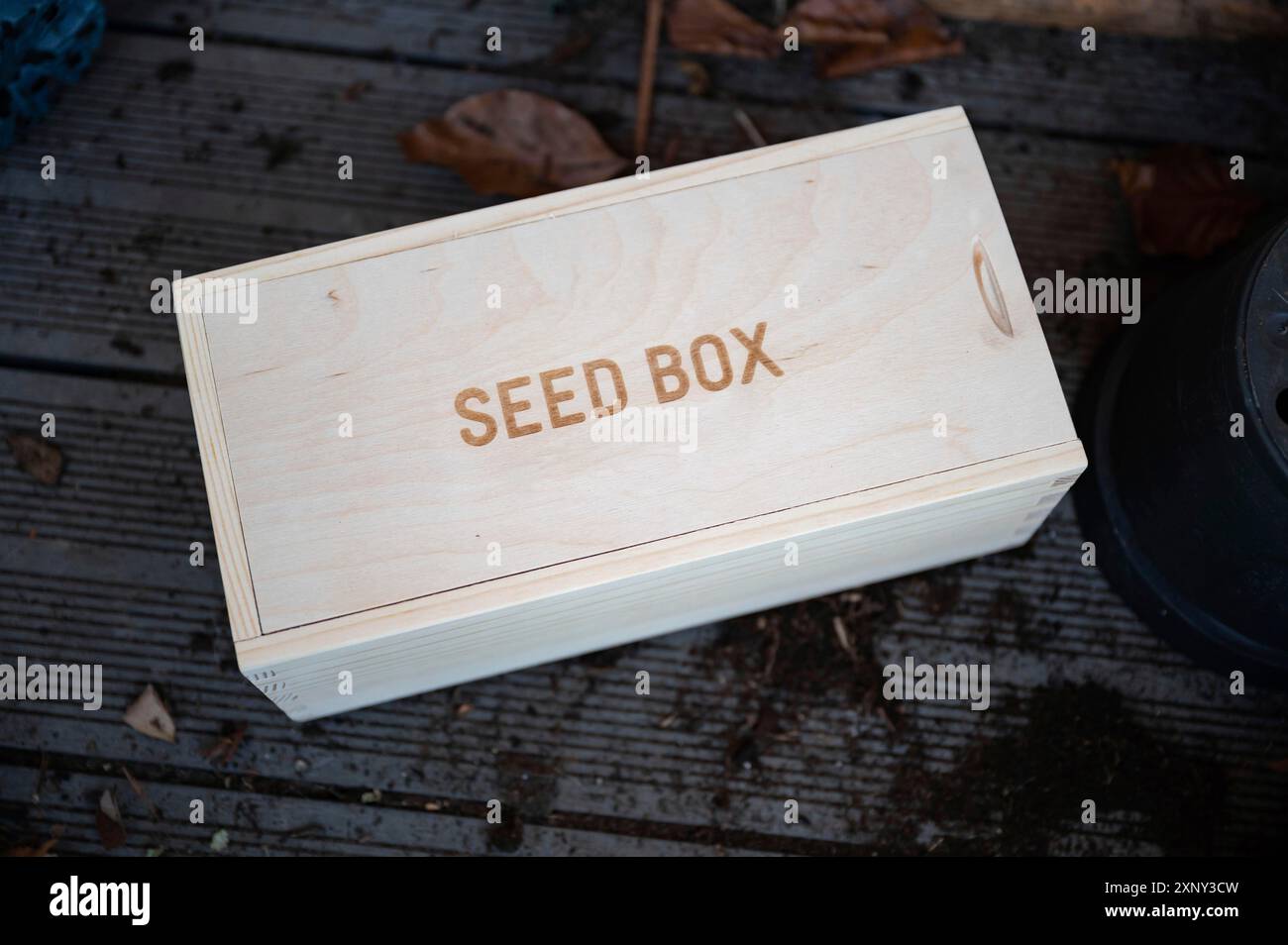 Seed box hi-res stock photography and images - Alamy