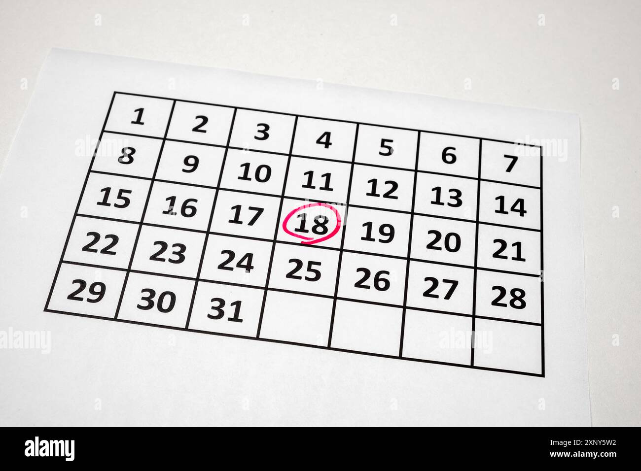 red circle check calendar 18th of the month dates Stock Photo - Alamy