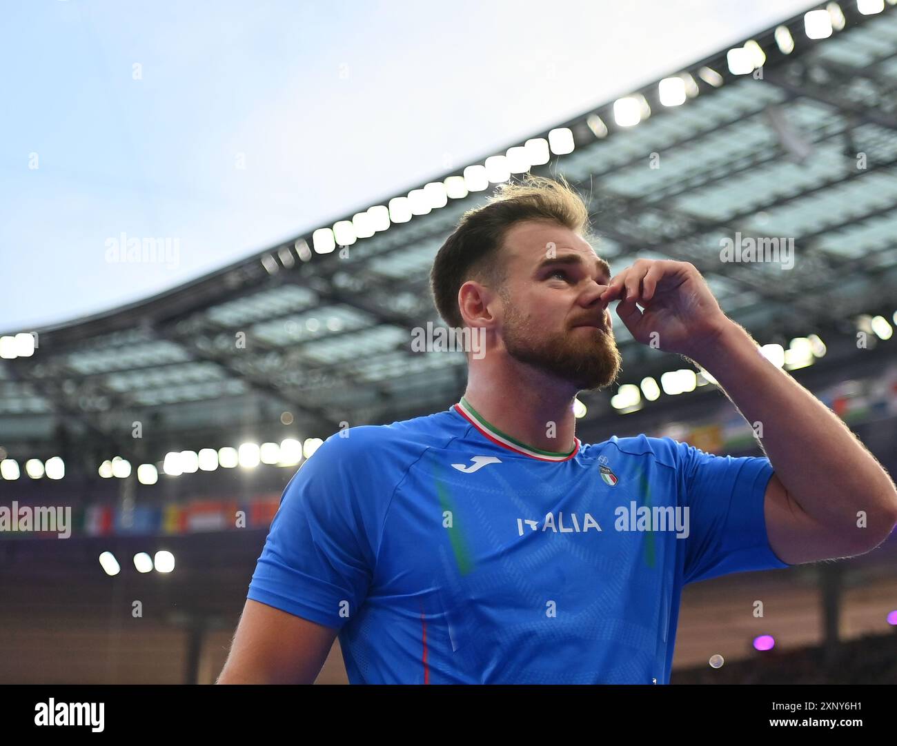 Paris, France. 2nd Aug, 2024. Zane Weir of Italy reacts during the men ...