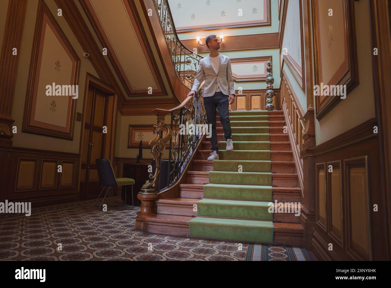 Grand wood paneling hi-res stock photography and images - Alamy