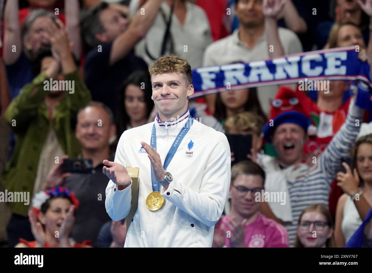 Leon marchand 200m paris 2024 hi-res stock photography and images - Alamy