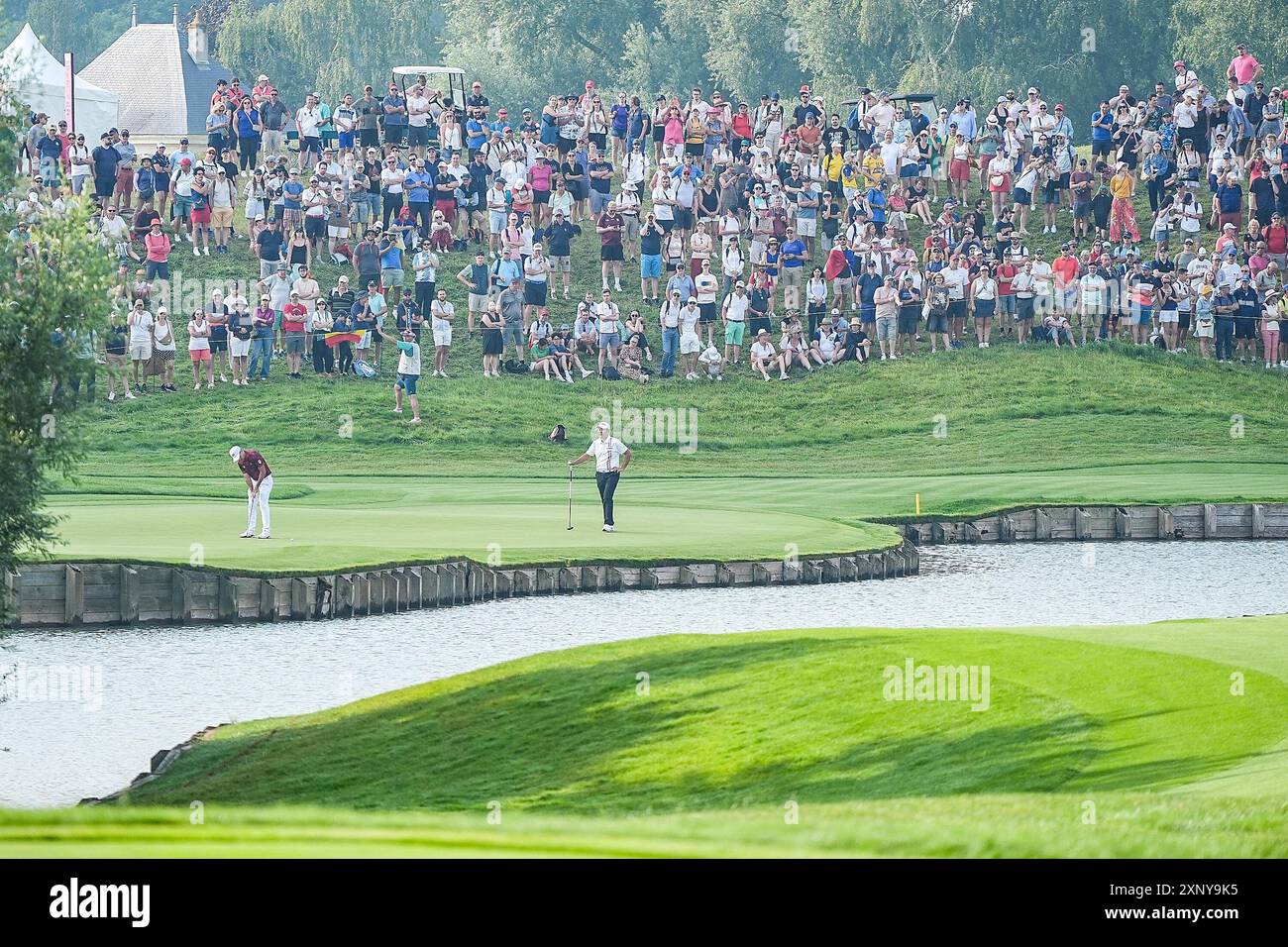 Paris, France. 2nd Aug, 2024. Spectators are seen during the men's ...