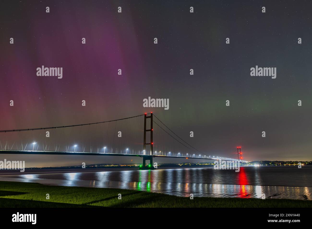 Humber Bridge , Hull , East Yorkshire, England . Northern lights ...
