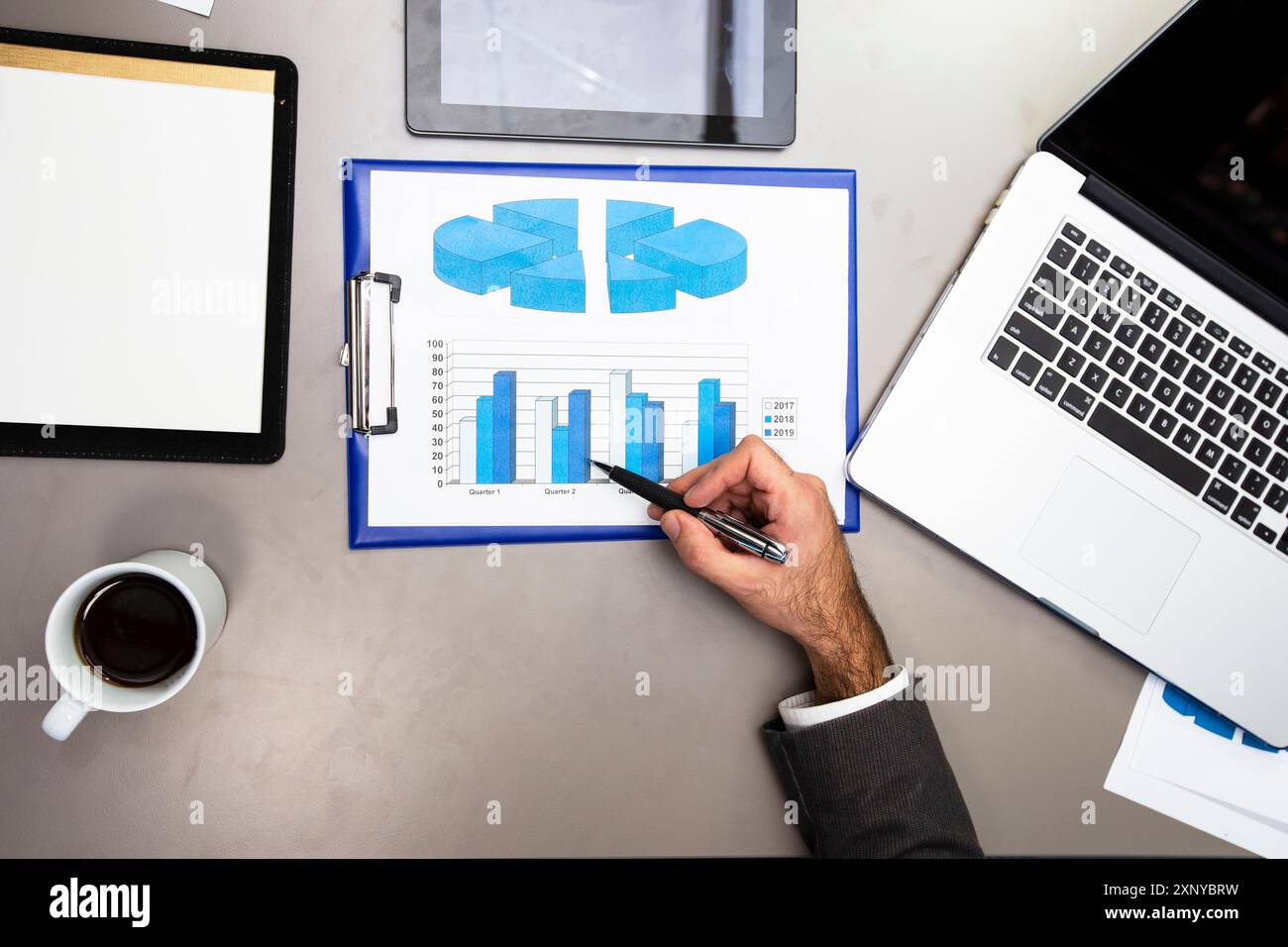 Analyzing graphs hi-res stock photography and images - Alamy