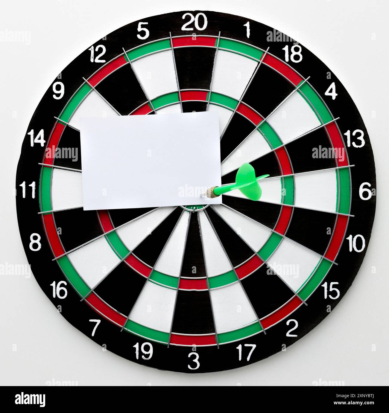 Front view target with dart piece paper Stock Photo - Alamy