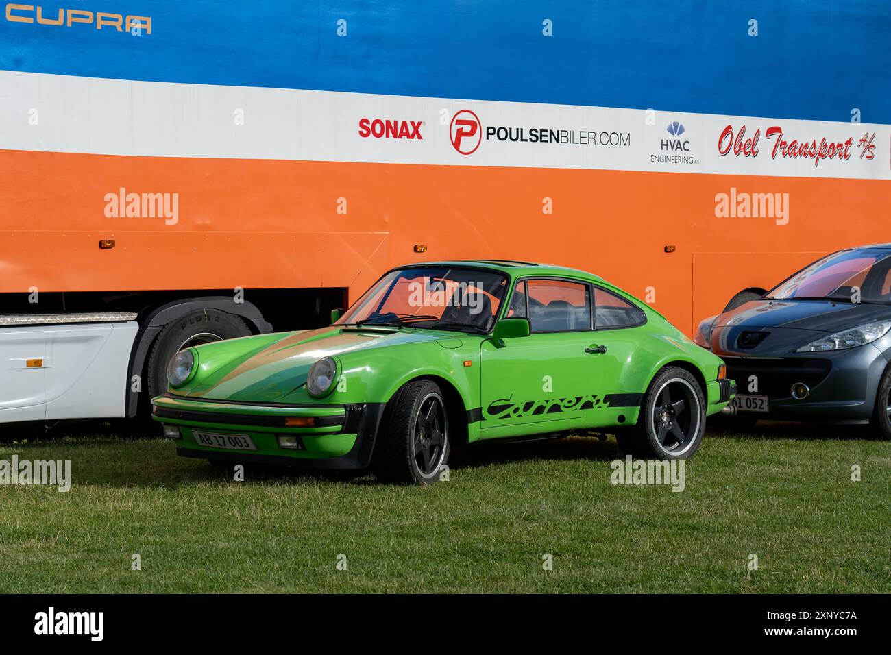 Green Porsche Carrera Stock Photo - Alamy