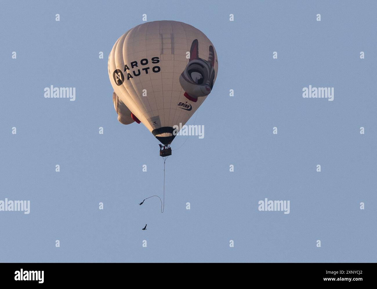 600 balloons hi-res stock photography and images - Alamy