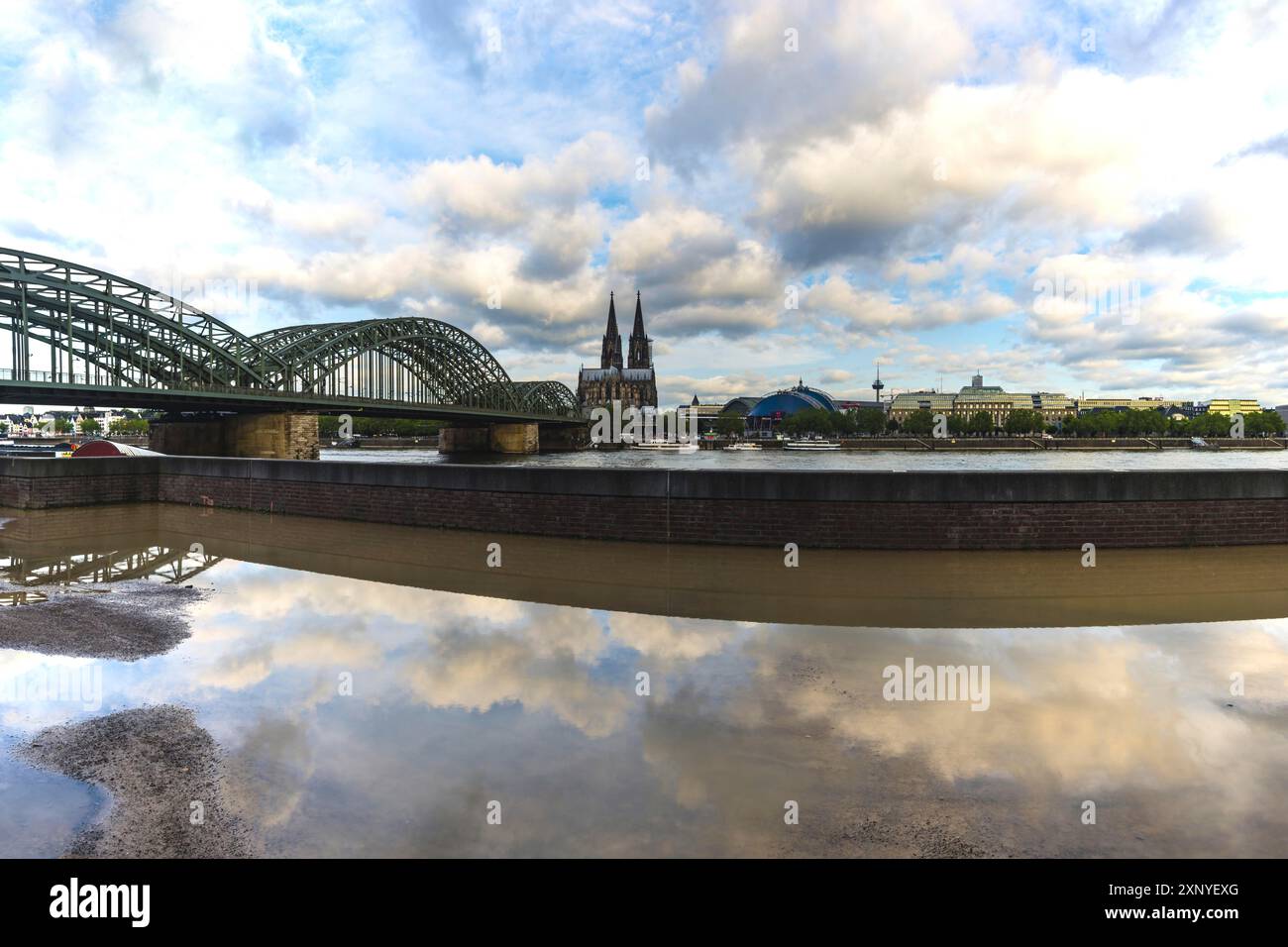 Hohenzollern Bridge, Cologne Cathedral, Central Station and Musical ...