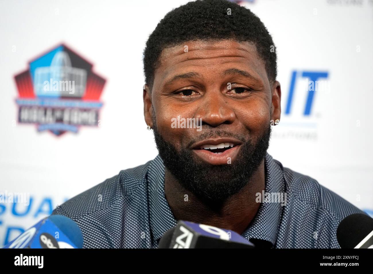 Former NFL player Devin Hester, member of the Pro Football Hall of Fame ...