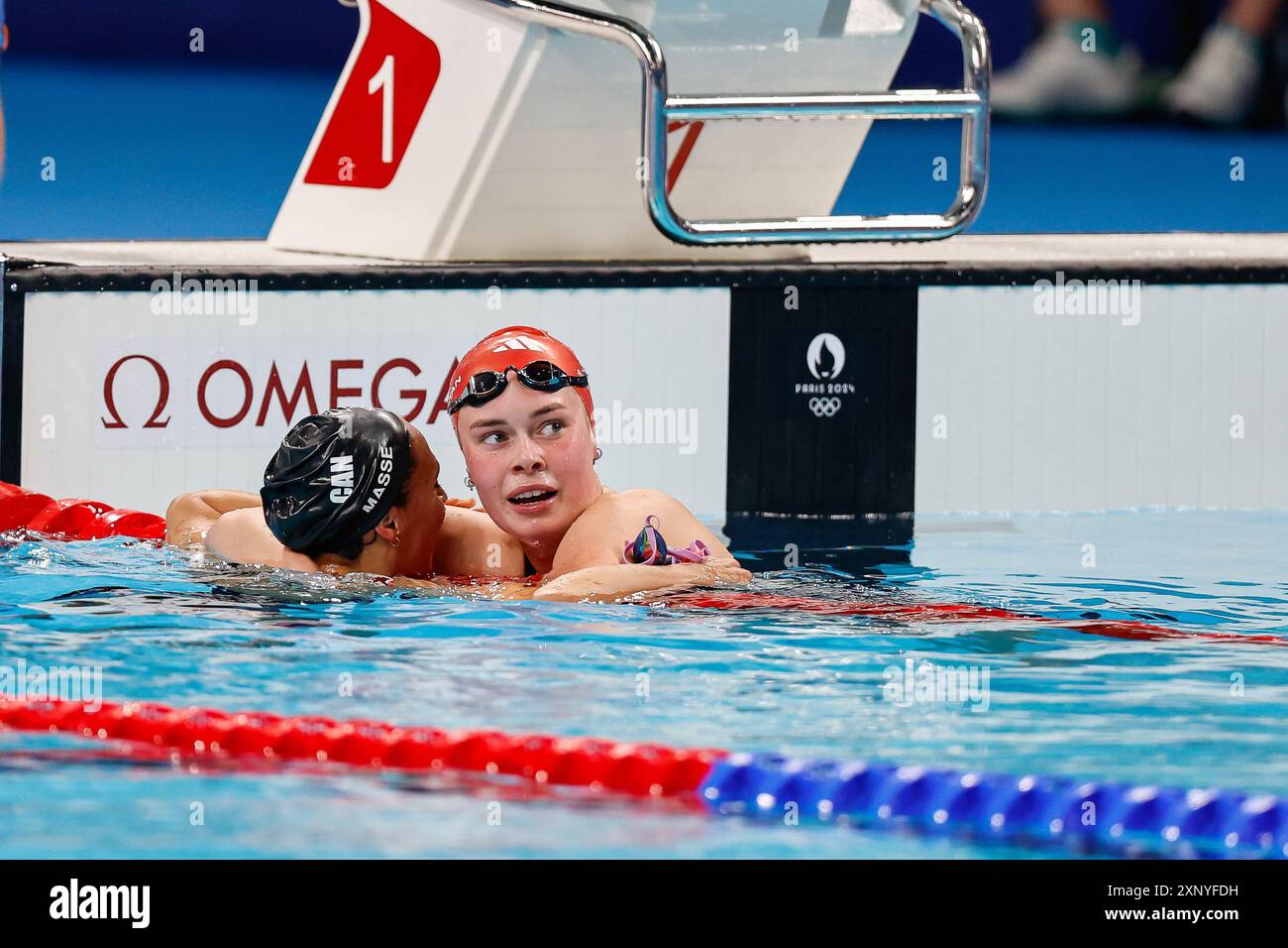 Regan Smith of United States competes during Women's 200m Backstroke ...