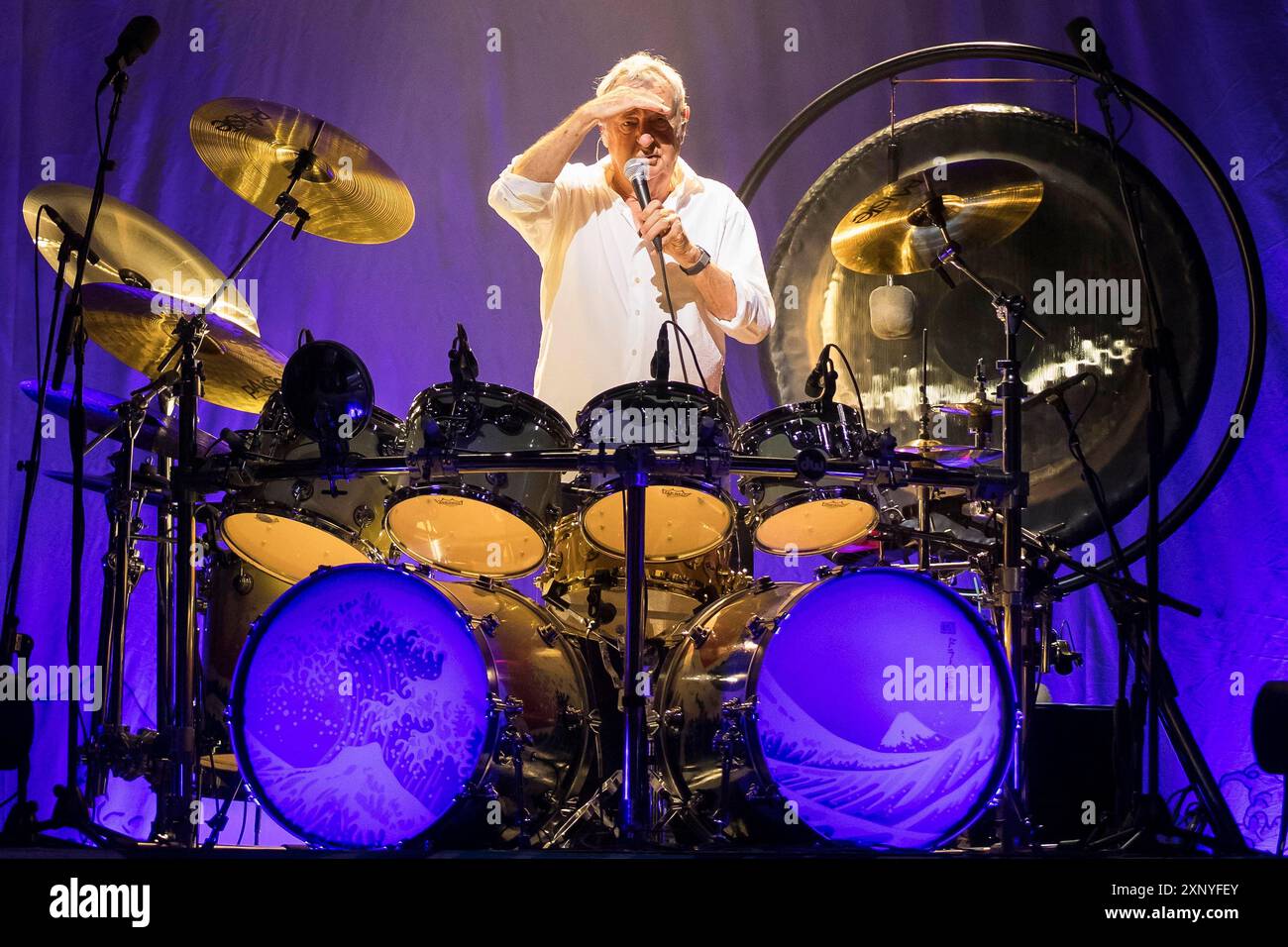 Nick Mason (drummer of Pink Floyd) live on Nick Mason's Saucerful of ...