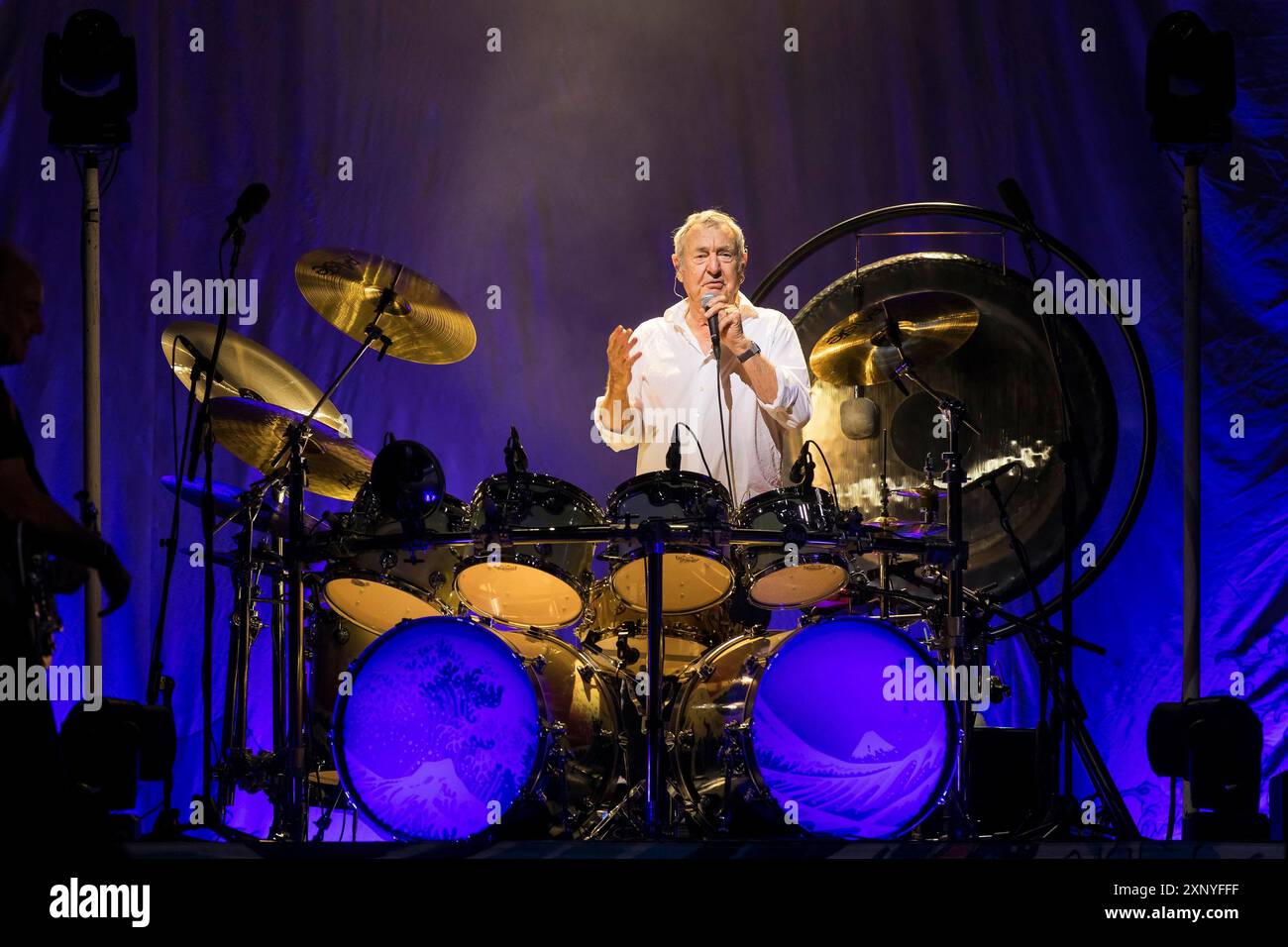 Nick Mason (drummer of Pink Floyd) live on Nick Mason's Saucerful of ...