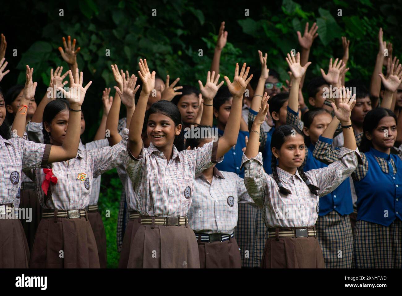 Students of Govt. Deaf And Dumb School sings patriotic song in sign ...