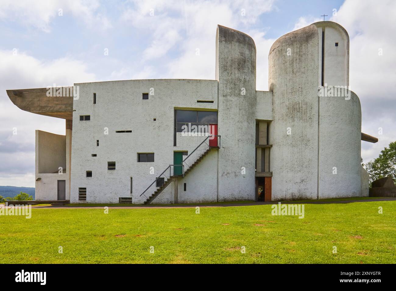 Side view of the Notre Dame du Haut chapel in Ronchamp. Unesco World ...