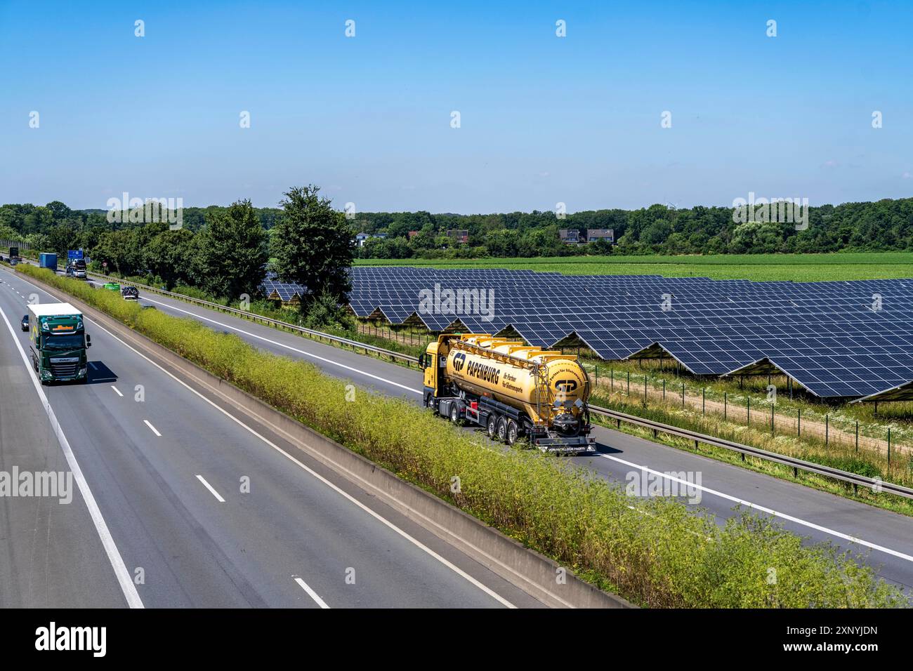 Solar park near Neukirchen-Vluyn, along the A40 motorway, over 10, 000 ...