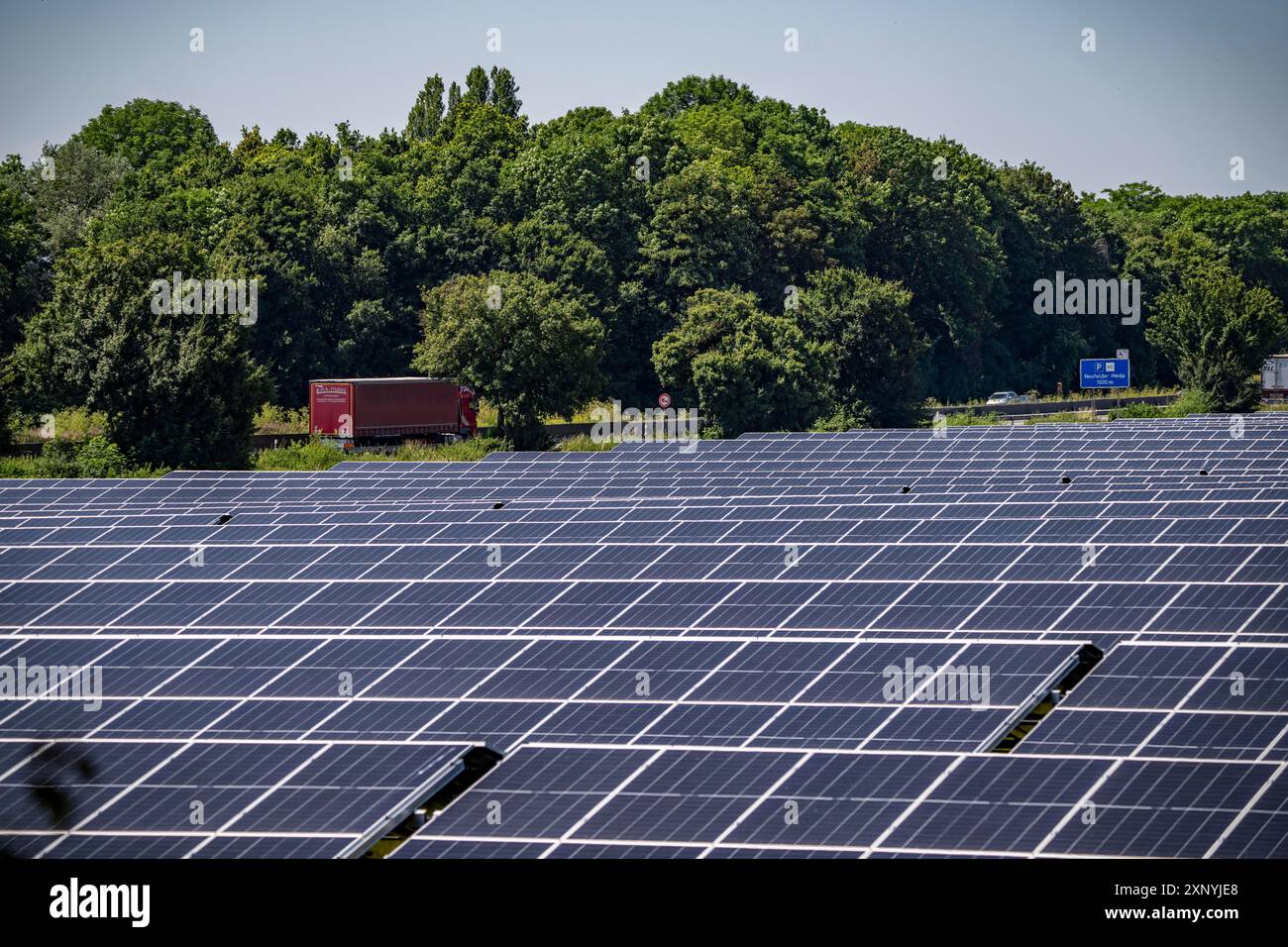 Solar park near Neukirchen-Vluyn, along the A40 motorway, over 10, 000 ...