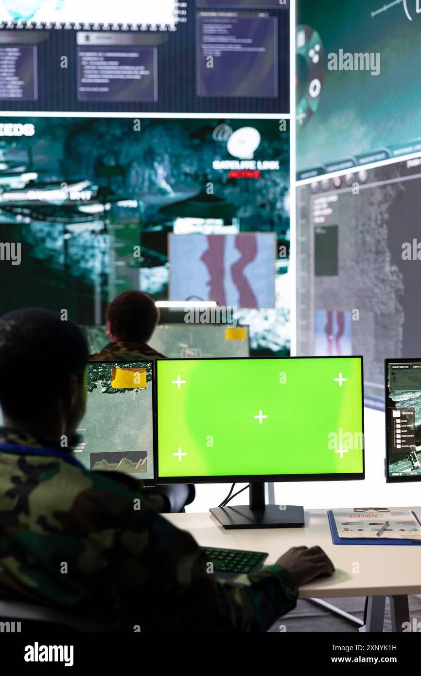 Control room screen world map hi-res stock photography and images - Alamy