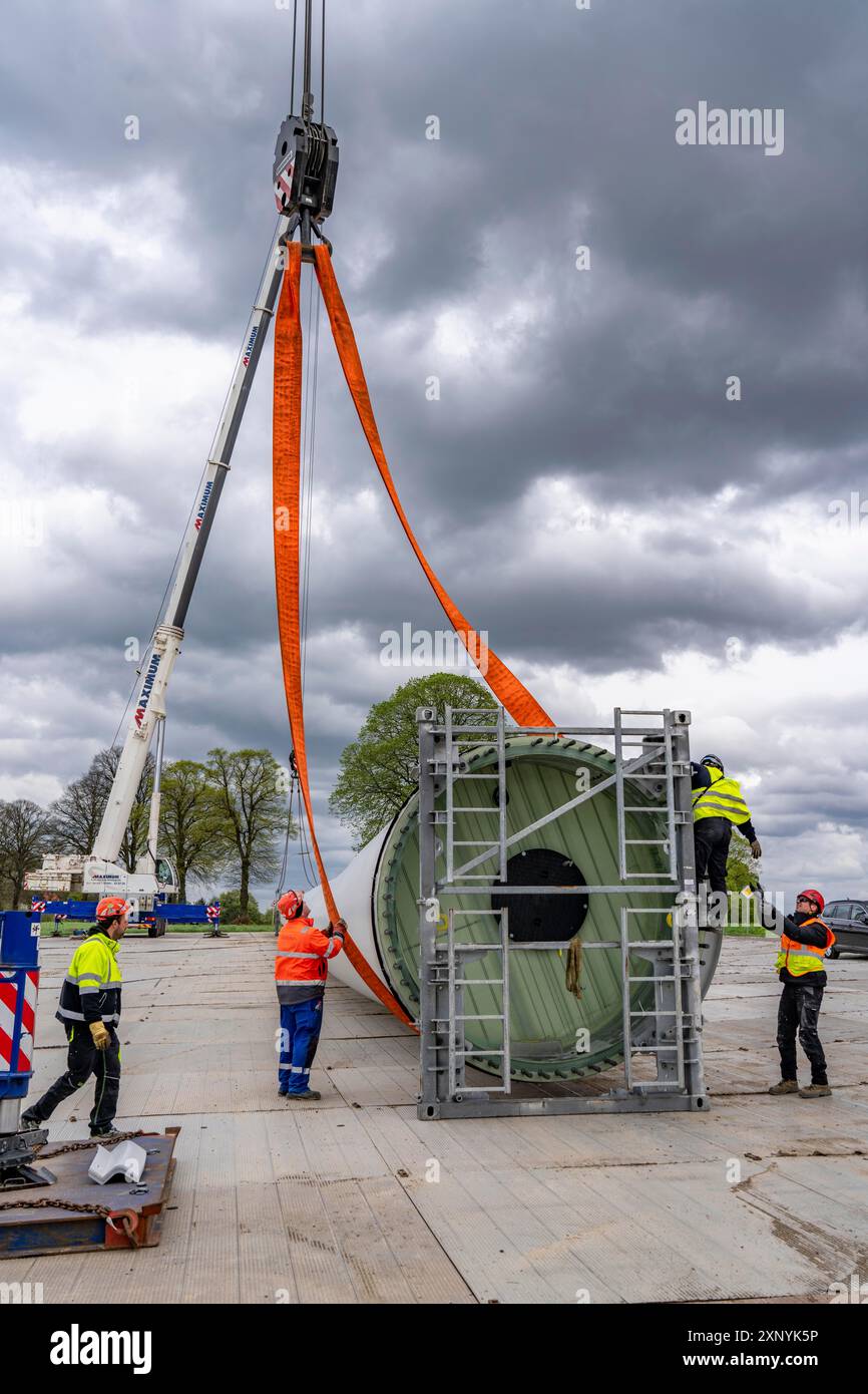 Preparation for the transport of a 68 metre long blade, a wind turbine ...