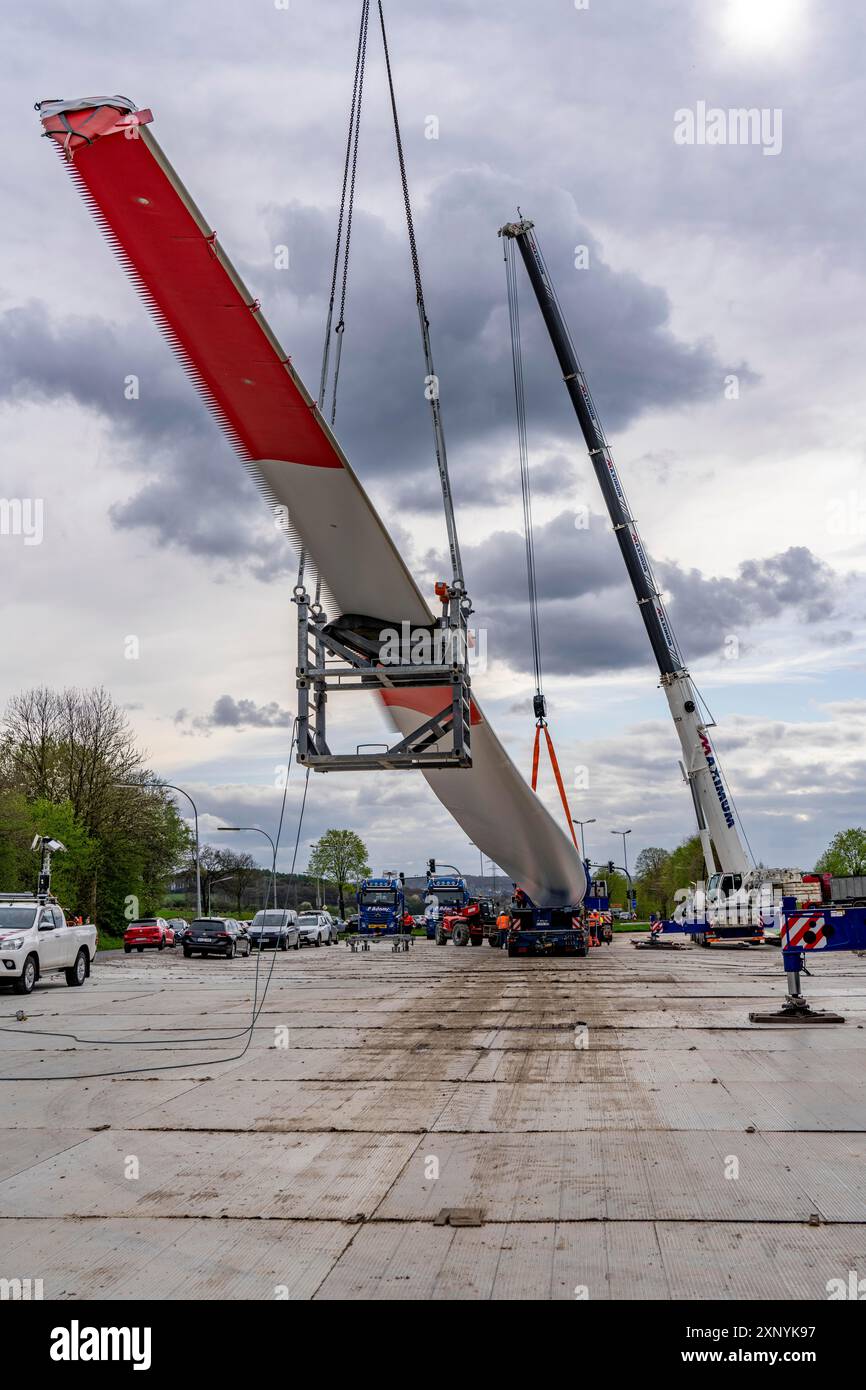 Preparation for the transport of a 68 metre long blade, a wind turbine ...