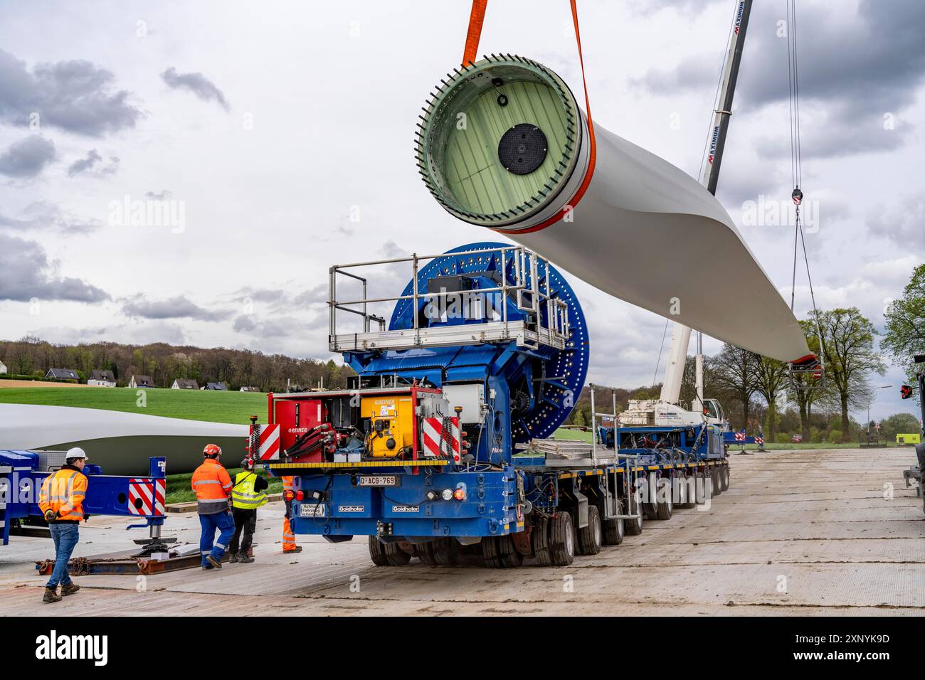 Preparation for the transport of a 68 metre long blade, a wind turbine ...
