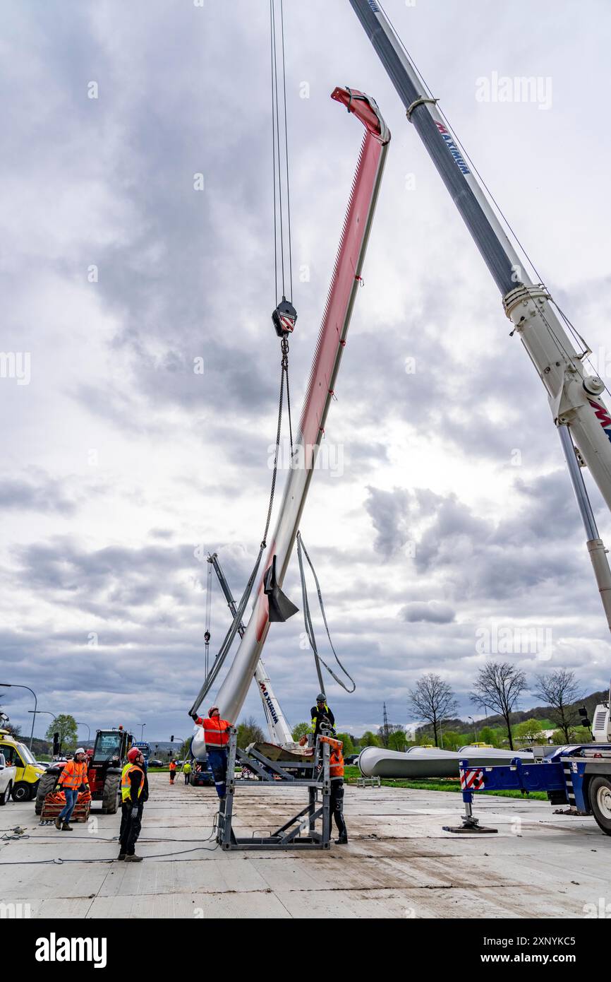 Preparation for the transport of a 68 metre long blade, a wind turbine ...