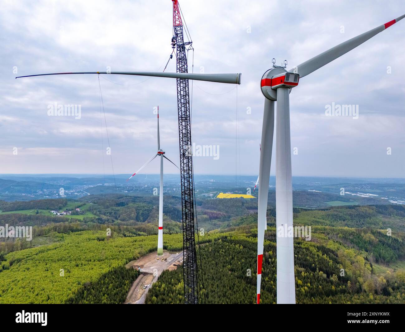 Erection of a wind turbine, wind energy plant, assembly of the third ...