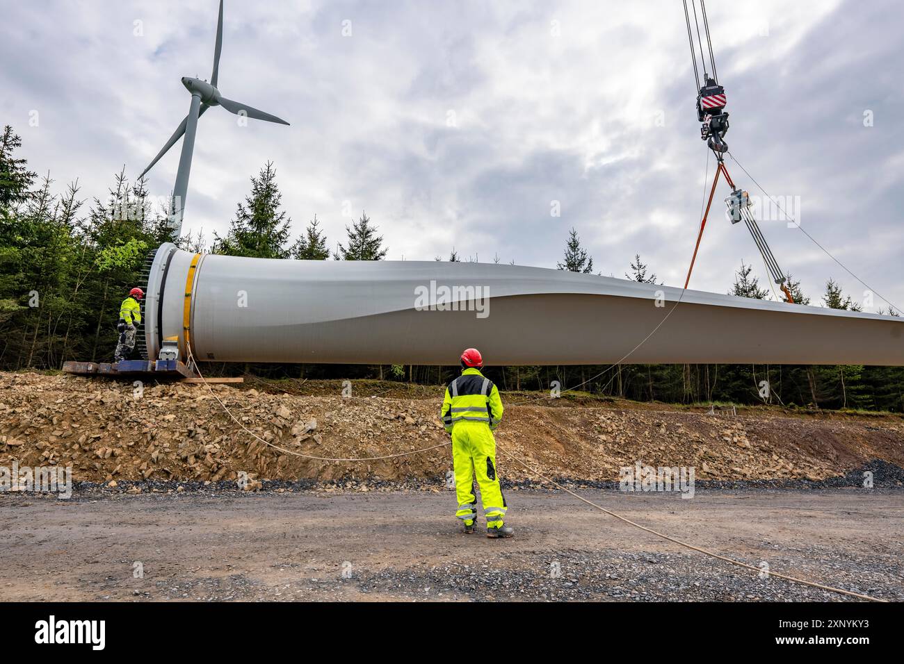 Erection of a wind turbine, wind energy plant, assembly of the third ...