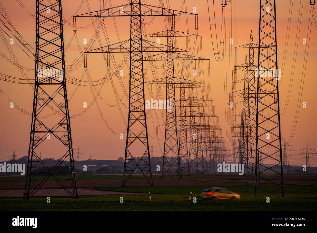 Extra-high-voltage lines, 380 KV, power line, the electricity comes ...