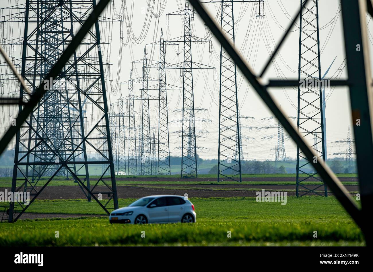Extra-high-voltage lines, 380 KV, power line, the electricity comes ...