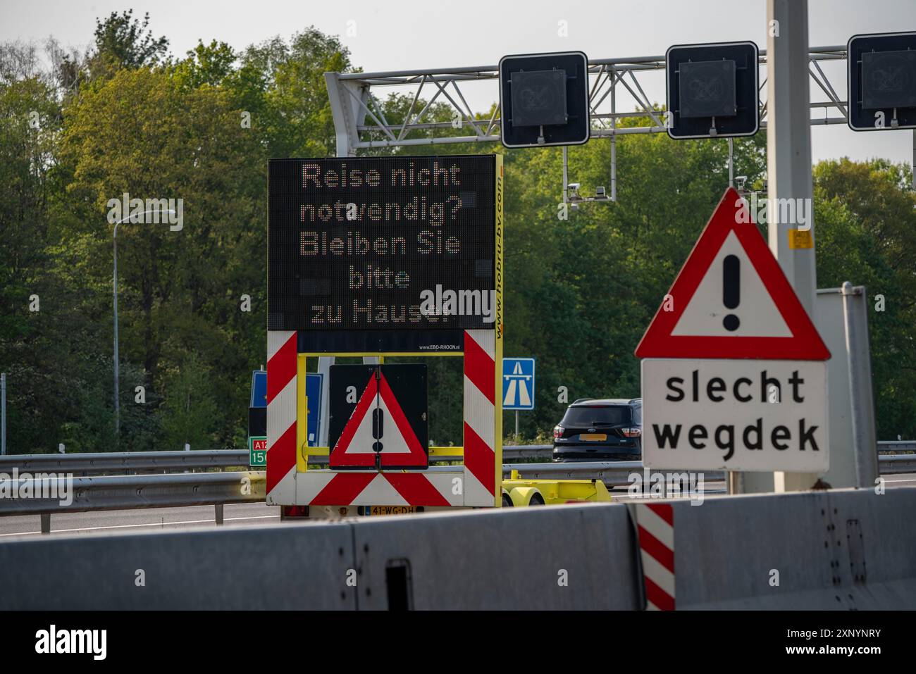 German-Dutch border at Emmerich-Elten, A3 motorway, signal board asks ...