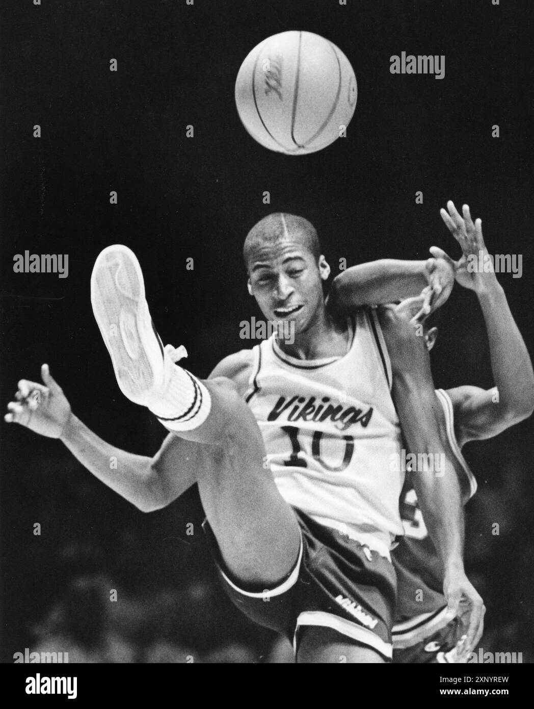 Black teen basketball players boys hi-res stock photography and images ...