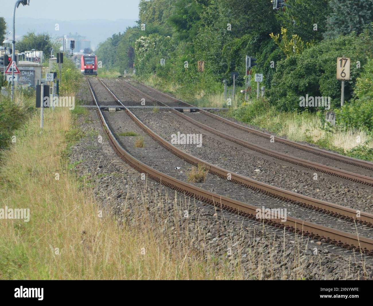 Schienen für den Schienenverkehr der Deutschen Bundesbahn mit ...
