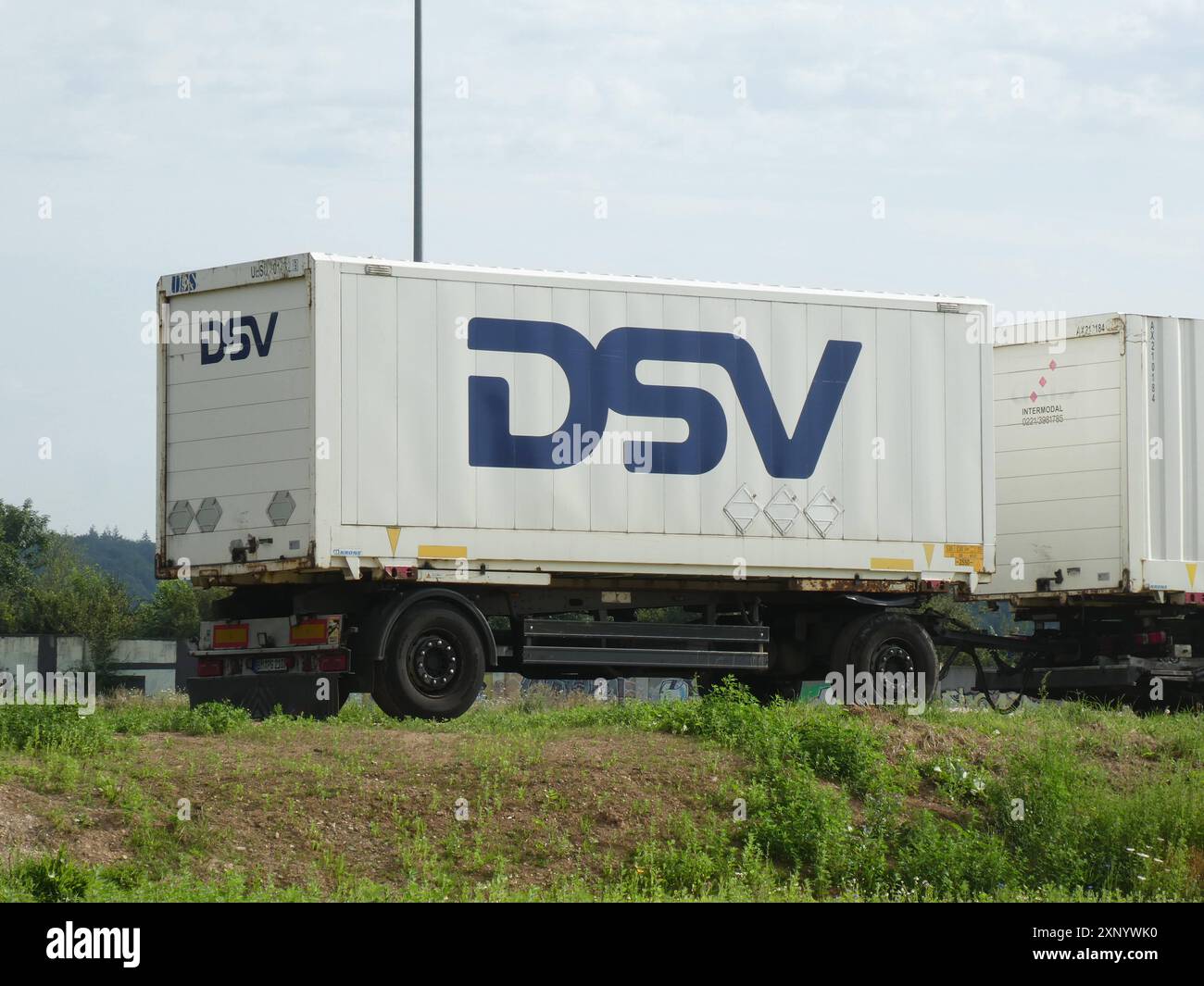 Schriftzug des Logistik Unternehmen DSV Global Transport and Logistics ...