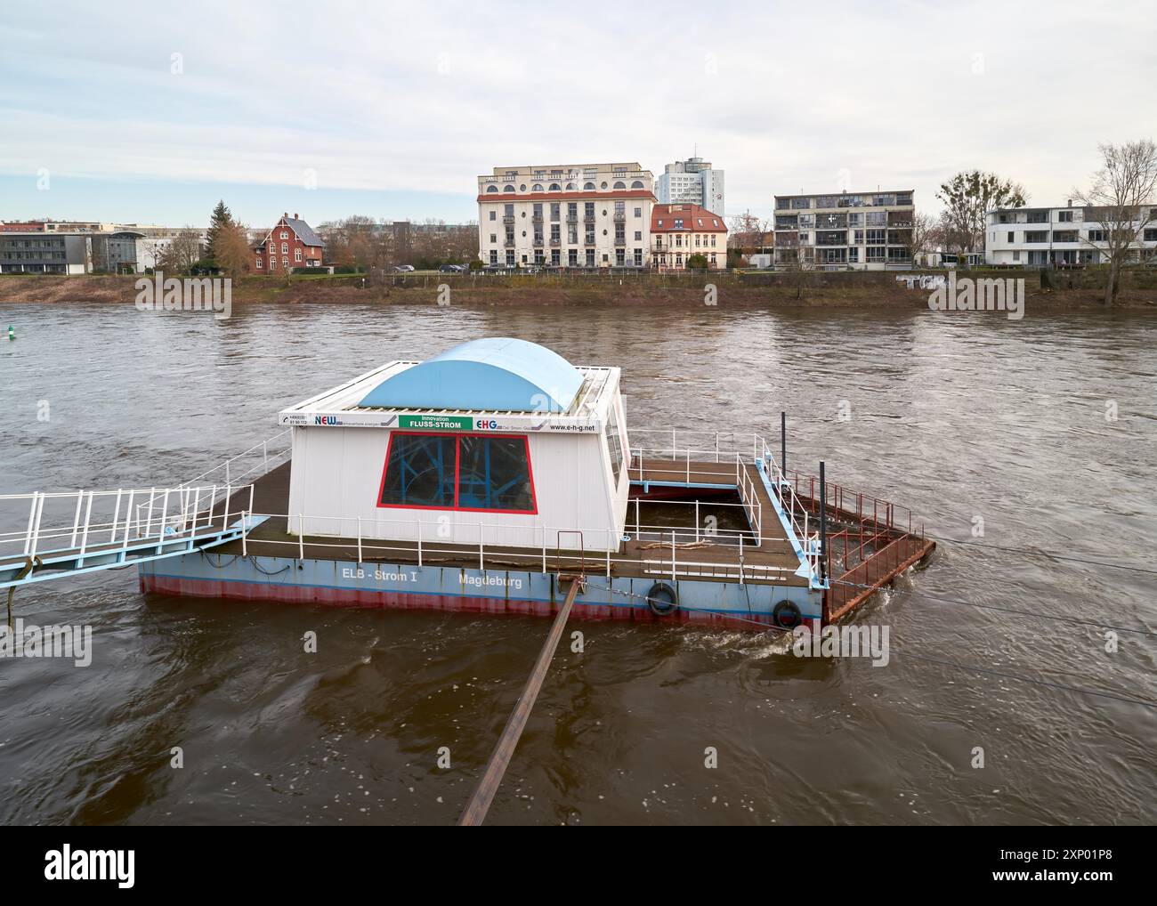 Hydroelectric power generation on the River Elbe near Magdeburg Stock ...
