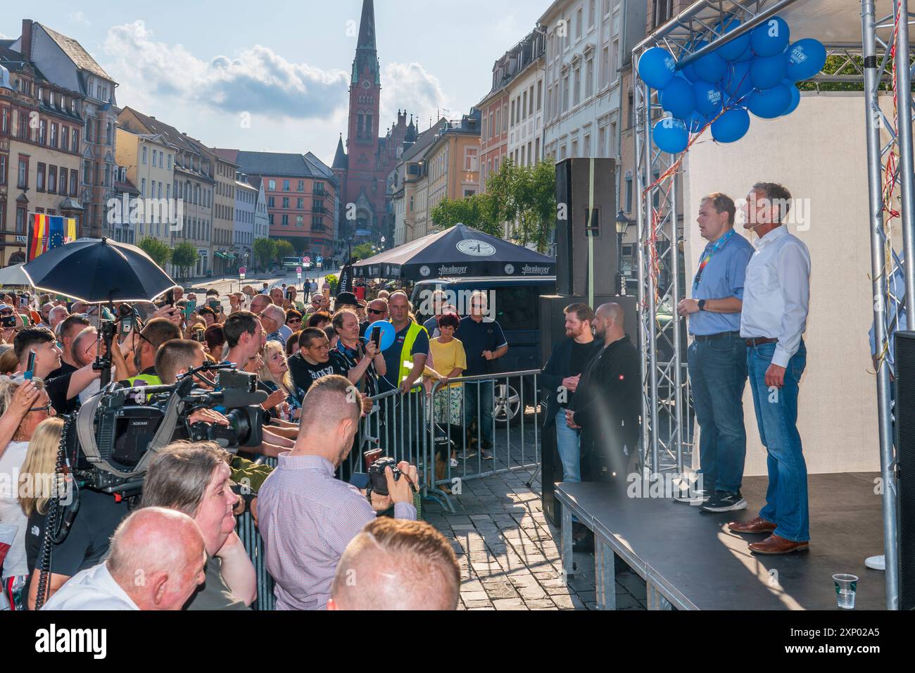 Björn Höcke, AfD-Politiker, auf Wahlkampftour in Thüringen, singt das ...