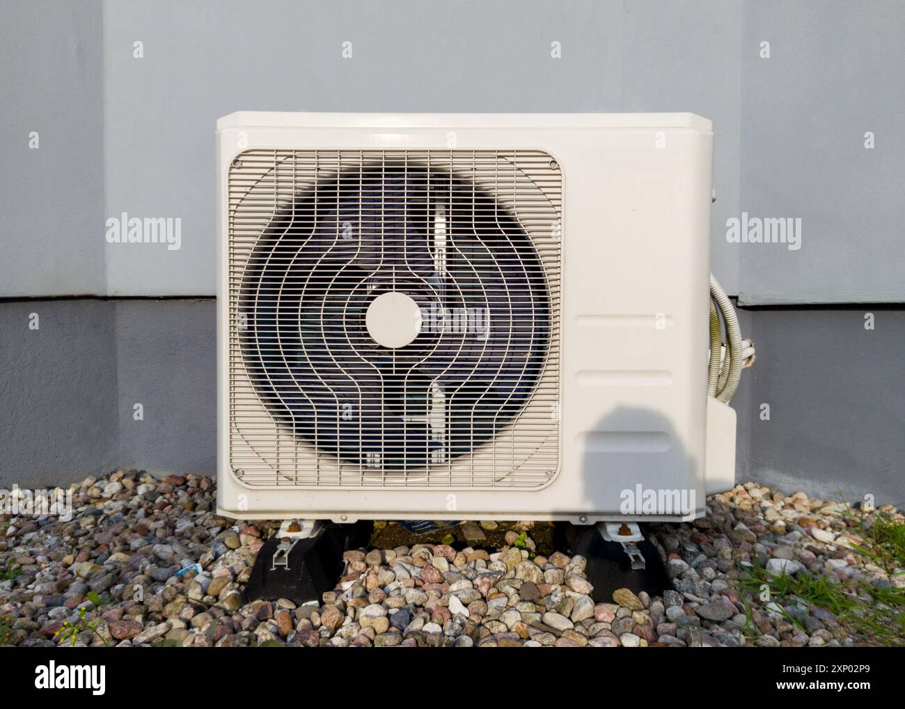 Ac outdoor unit hi-res stock photography and images - Alamy