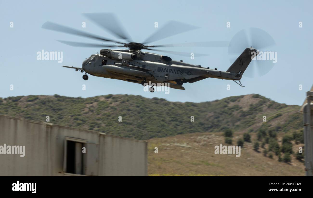A U.S. Marine Corps CH-53E Super Stallion aircraft with Marine Heavy ...
