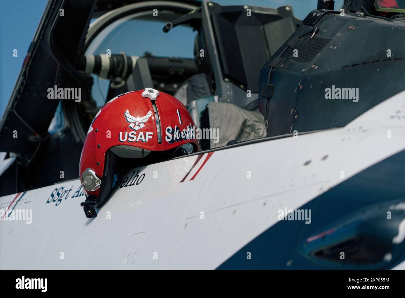 The United States Air Force Air Demonstration Squadron "Thunderbirds ...