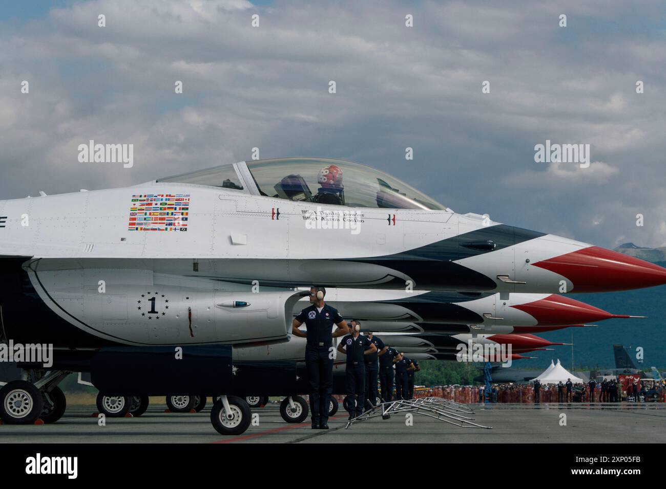 The United States Air Force Air Demonstration Squadron "Thunderbirds ...