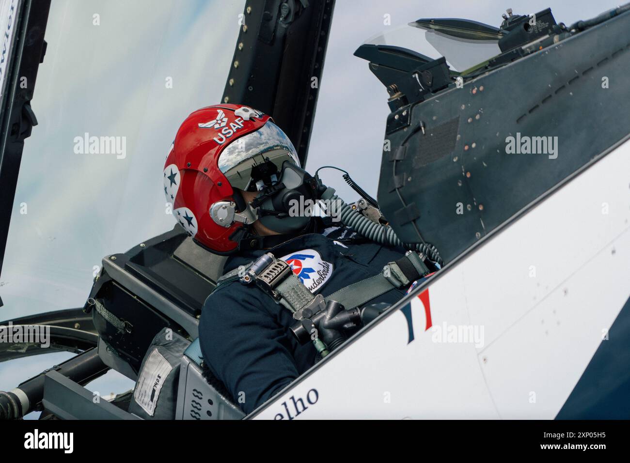 The United States Air Force Air Demonstration Squadron "Thunderbirds ...