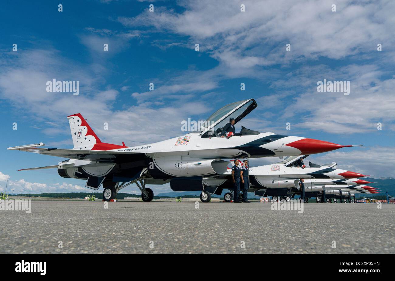 The United States Air Force Air Demonstration Squadron "Thunderbirds ...