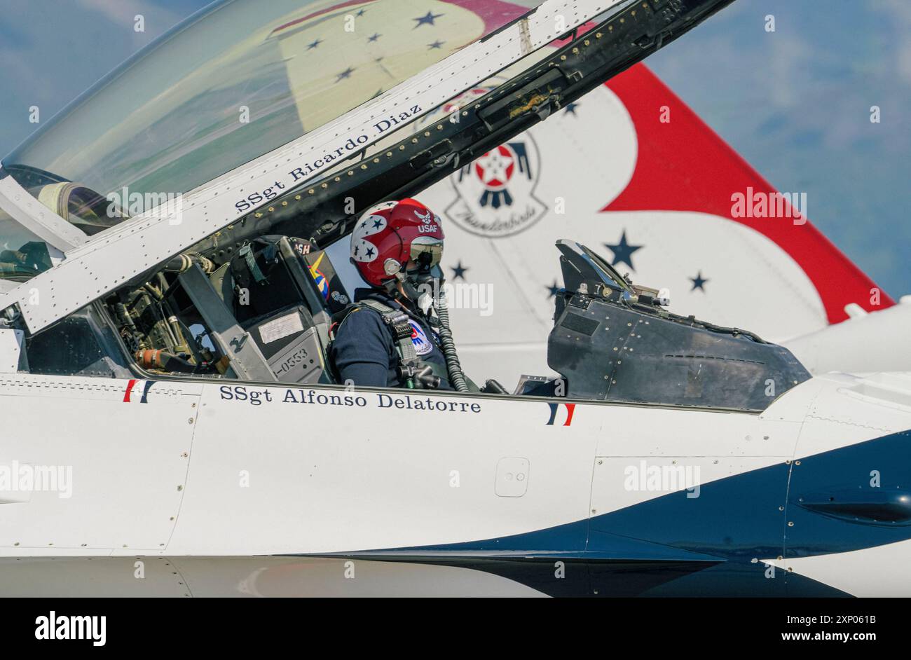 The United States Air Force Air Demonstration Squadron "Thunderbirds ...