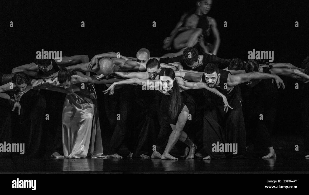 Staatsballett Berlin in co-production with Sasha Waltz Guests: SYM ...